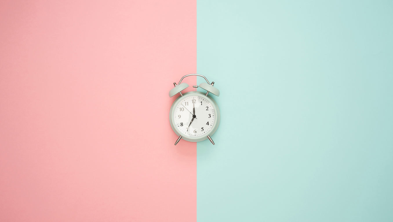 Principles of opposite movement in time